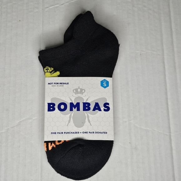 Bombas | Accessories | New Bombas Black Pair Of Ankle Socks Bee Better ...